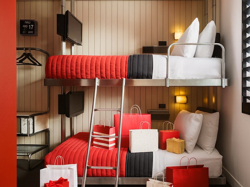 NYC Holiday Shopping Guide 2025: Markets, Macy's, Rockefeller Center ...