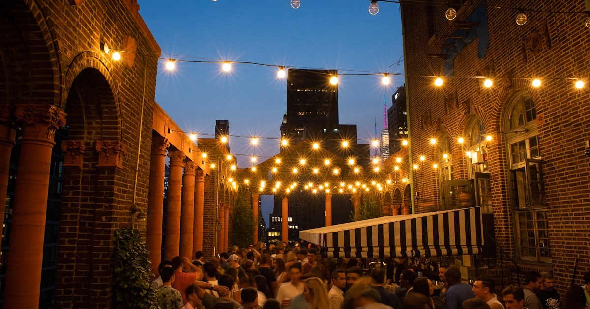 Rooftop Bar in Midtown East | Artie’s Backroom at Pod 39 Hotel