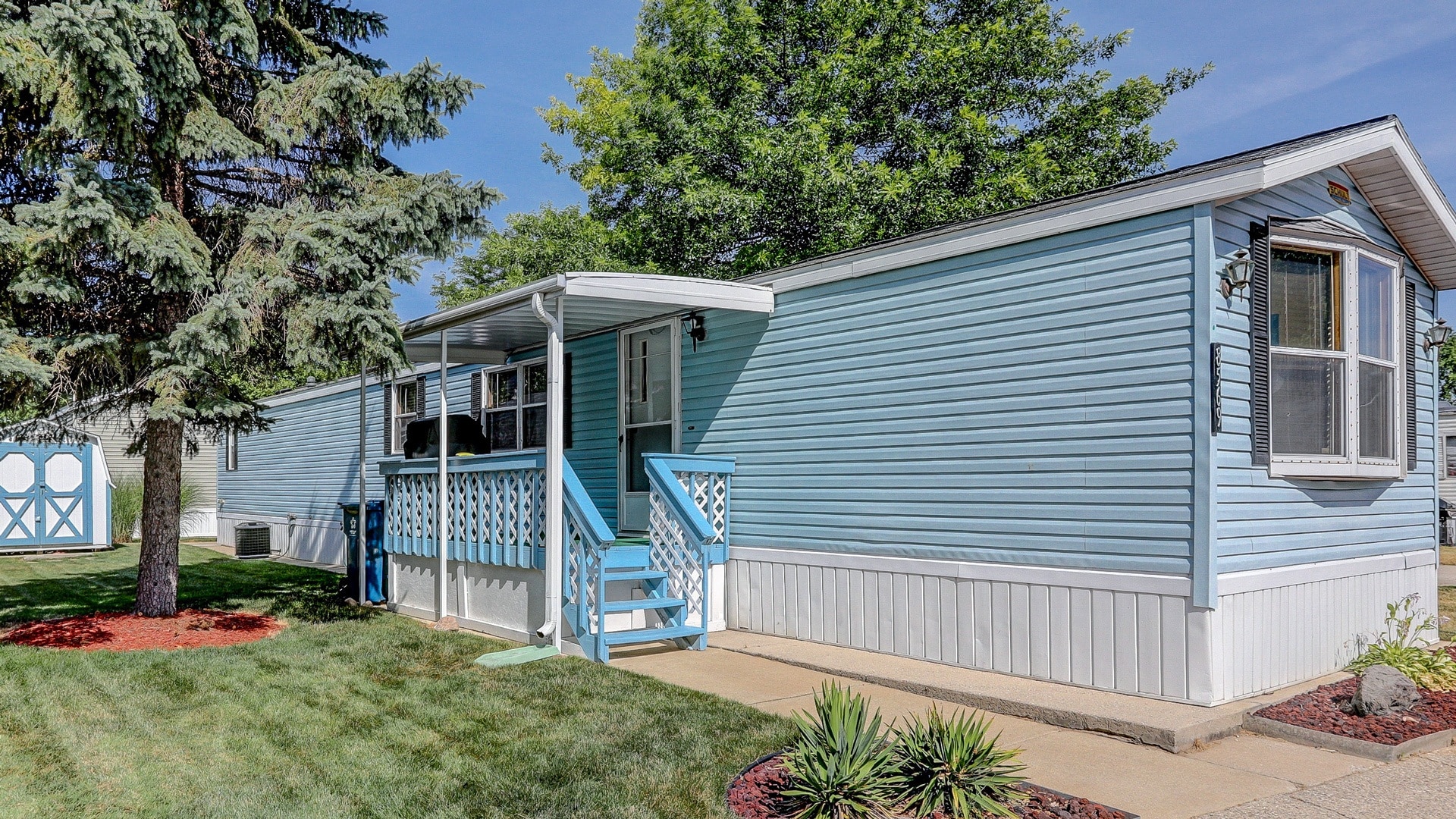 Discover the Comfort and Convenience of Modern Vacation Homes