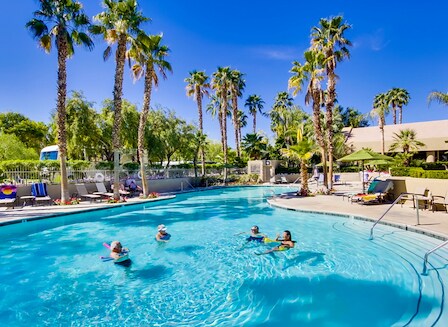 Palm Desert RV Resort Amenities | Emerald Desert RV Resort - Sunland