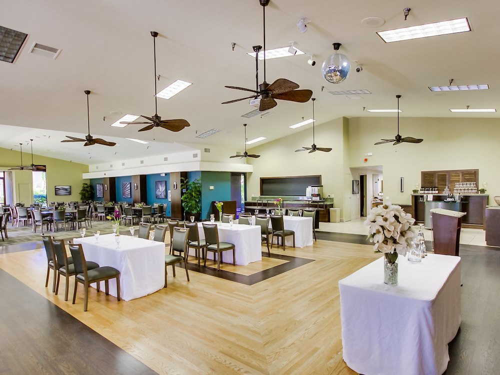 Palm Springs RV Resort Photos | Emerald Desert RV Resort - Sunland