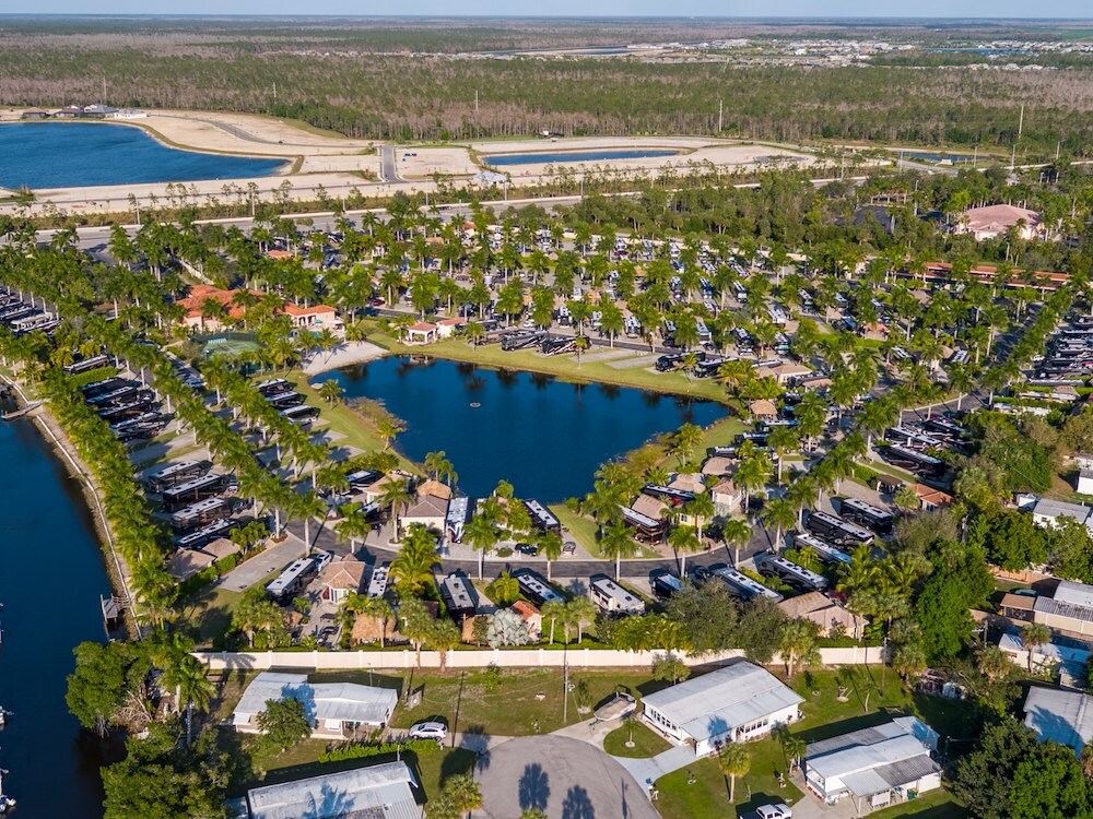 Naples RV Resort Photos | Naples Motorcoach Resort & Boat Club - Sunland