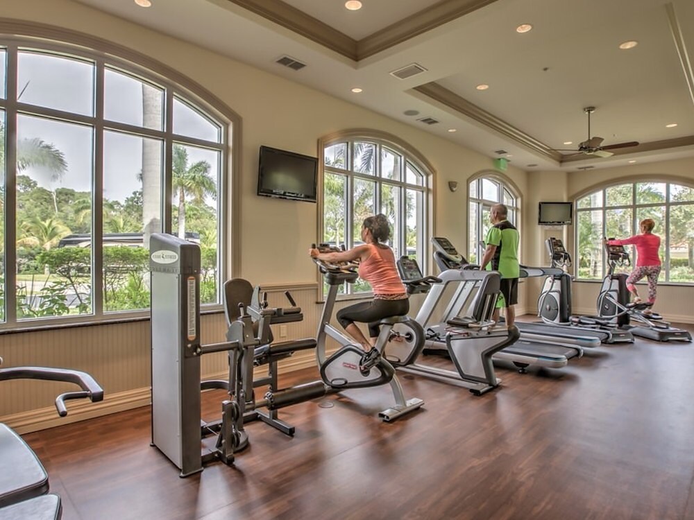 Naples RV Resort Photos | Naples Motorcoach Resort & Boat Club - Sunland