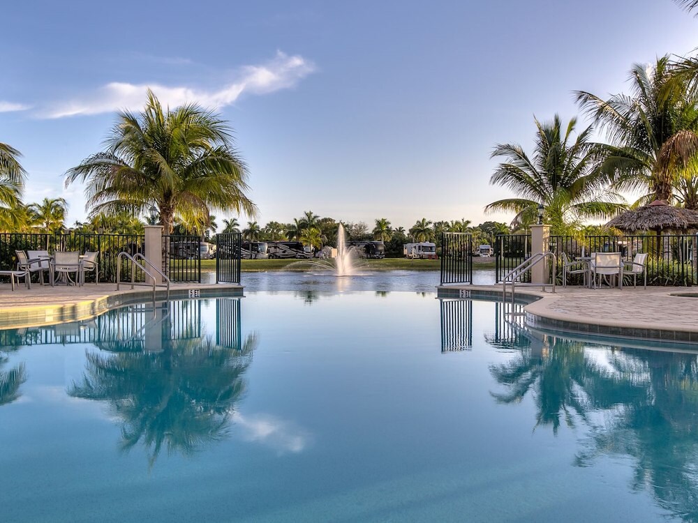 Naples RV Resort Photos | Naples Motorcoach Resort & Boat Club - Sunland