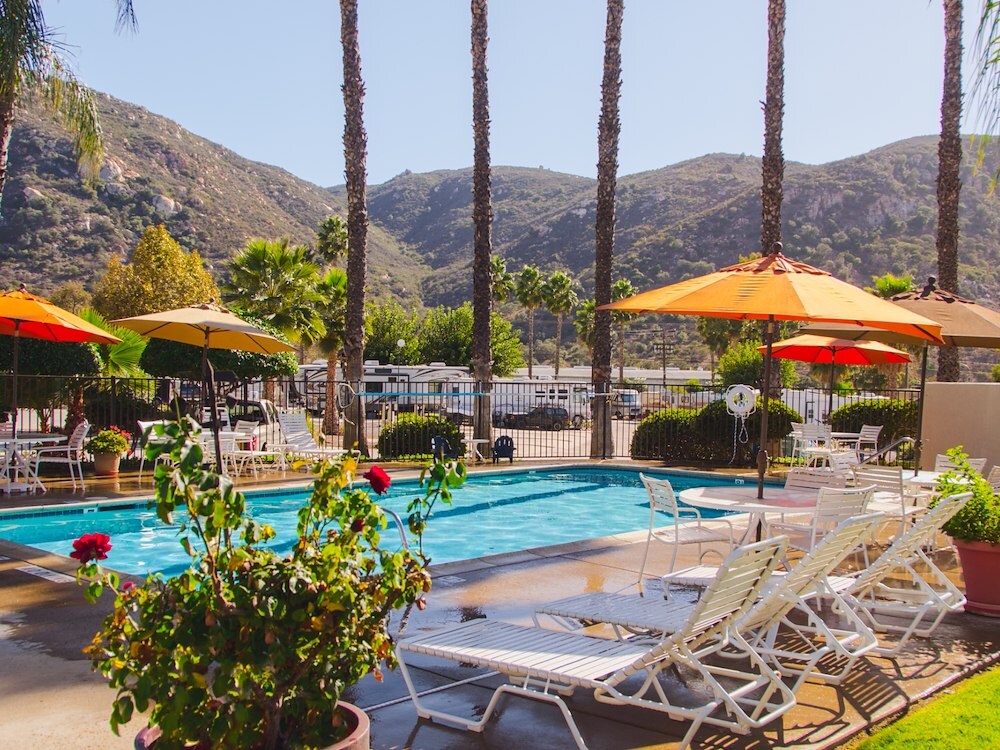 San Diego RV Resort Photos | Oak Greek RV Resort - Sunland