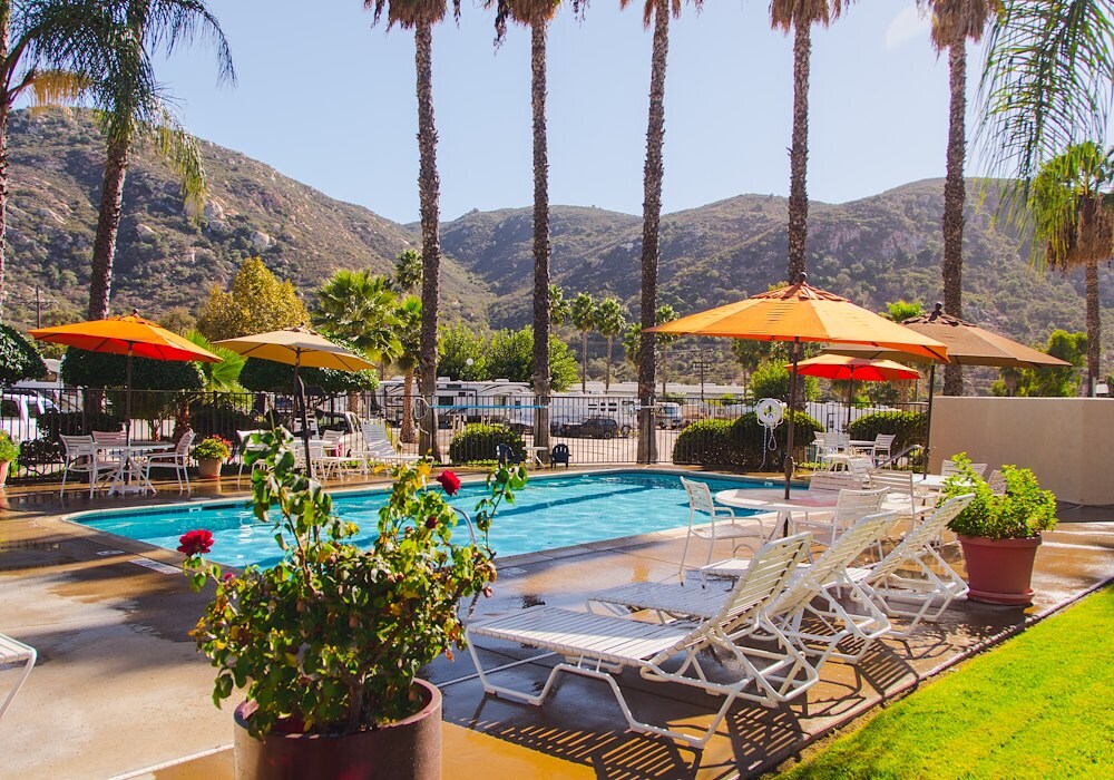 RV Resort in San Diego County | Oak Creek RV Resort - Sunland