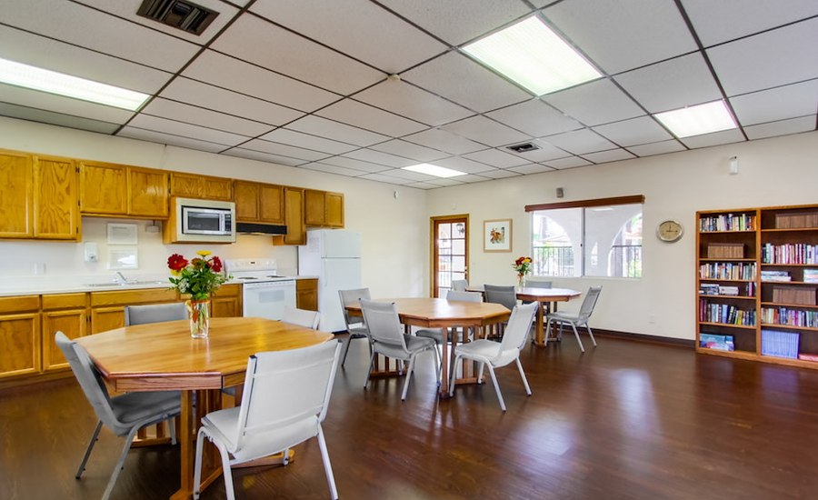 RV Resort in San Diego County | Vacationer RV Resort - Sunland