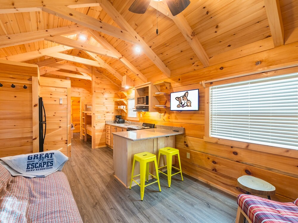 Family Resort Near Kyle Field & Texas A&M | Great Escapes Bryan–College ...