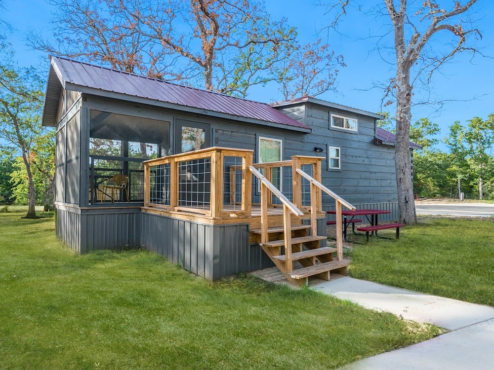 Places to Stay Near Veterans Park & Athletic Complex | Great Escapes ...