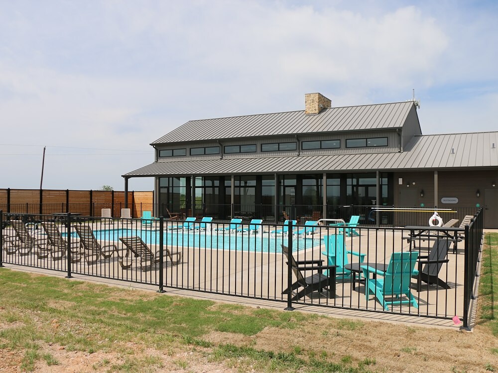 Explore RV Resort Photo Gallery Elgin TX | Great Escapes