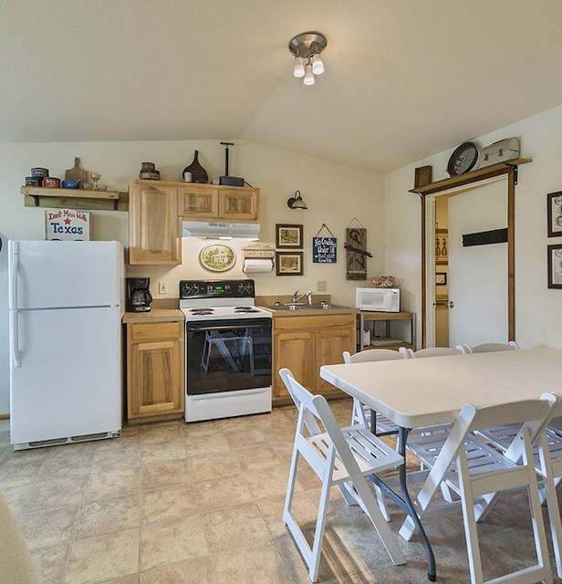 Corgi Family Cottage | Great Escapes North Texas