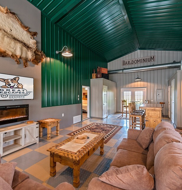 Bardominium Glamping in North Texas | Great Escapes