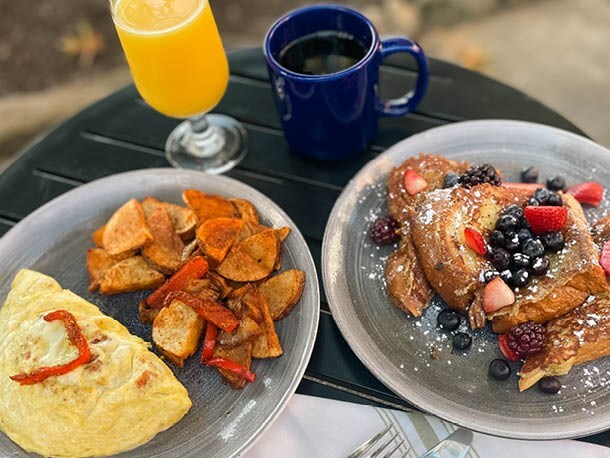 Indoor & Outdoor Dining - Ellicott City - Turf Valley Resort