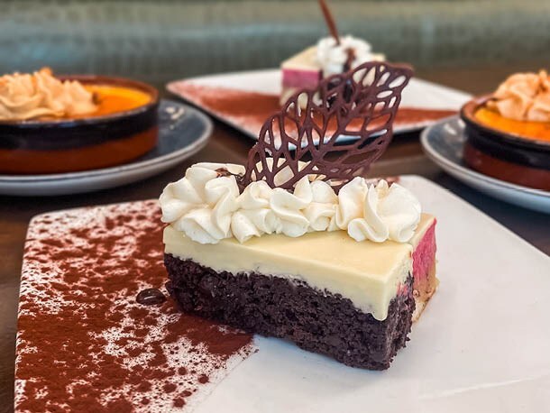 Indoor & Outdoor Dining - Ellicott City - Turf Valley Resort