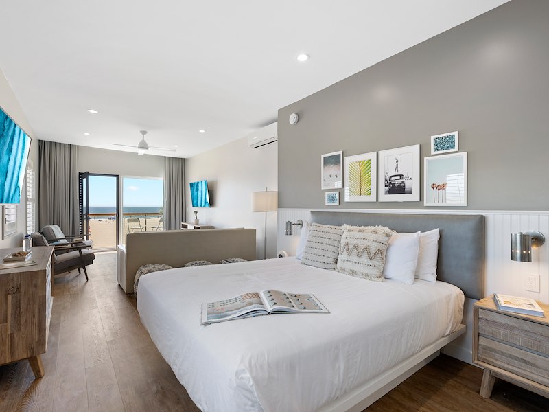 Beachfront Rooms & Suites at Sea Sprite Beach Club