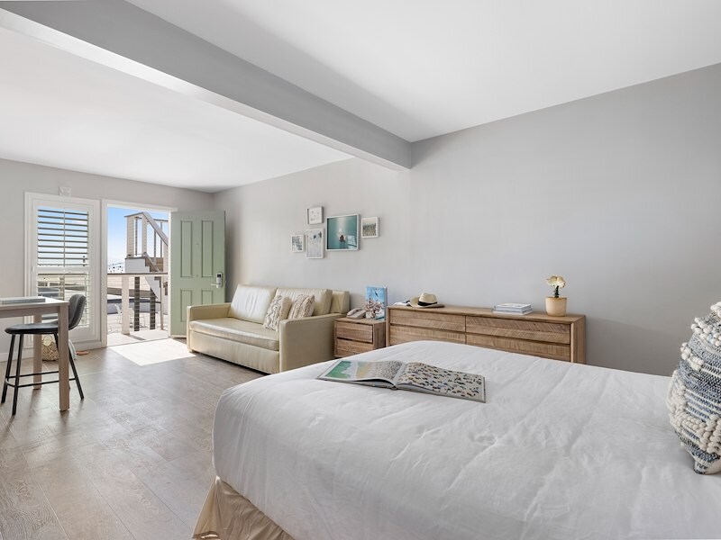 Beachfront Rooms & Suites at Sea Sprite Beach Club