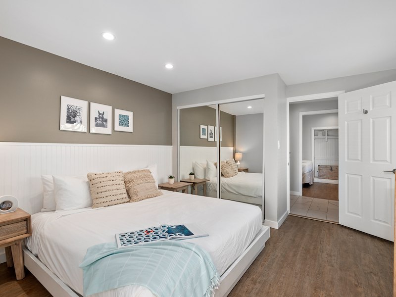Beachfront Rooms & Suites at Sea Sprite Beach Club