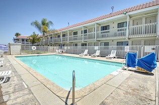 Hotels in Buttonwillow, CA | Vagabond Inn Buttonwillow North