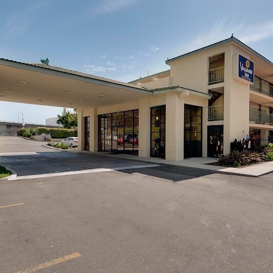 Hotels in Sacramento | Vagabond Inn Executive Sacramento