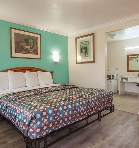 Hotels in Hemet | Vagabond Inn Hemet