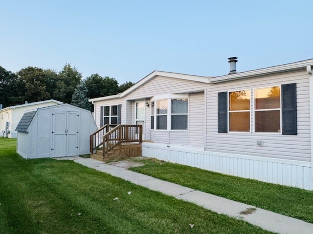 Home Sales | CMS Country Meadows - 29342 Birch , Flat Rock, Michigan