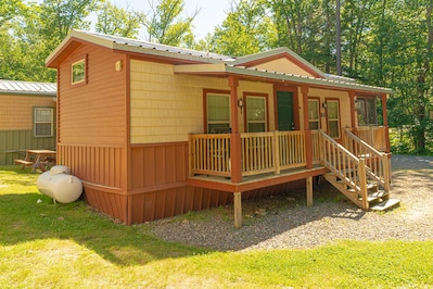 Sun Retreats Wild Acres