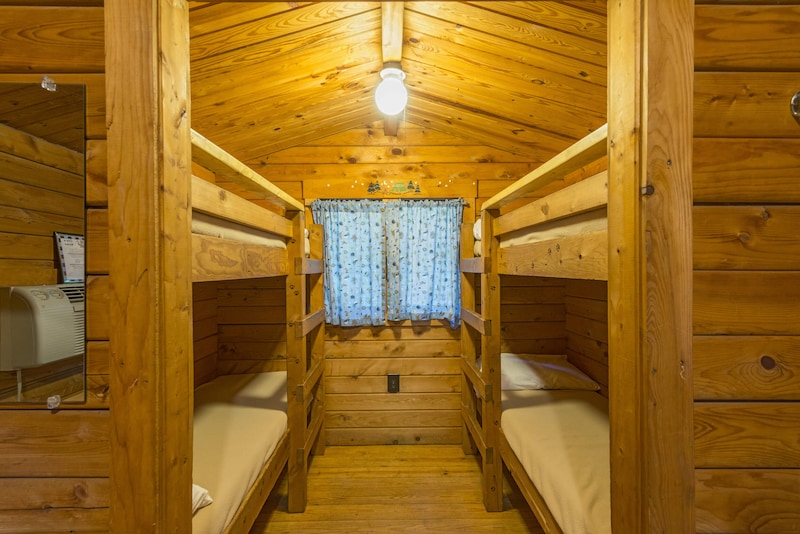 Ways to Stay | Jellystone Park Warrens, WI