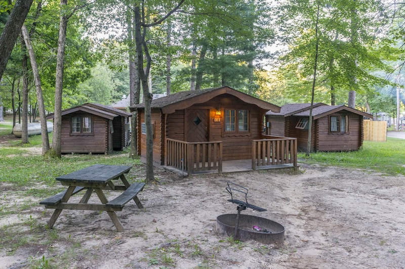 Ways to Stay | Jellystone Park Warrens, WI