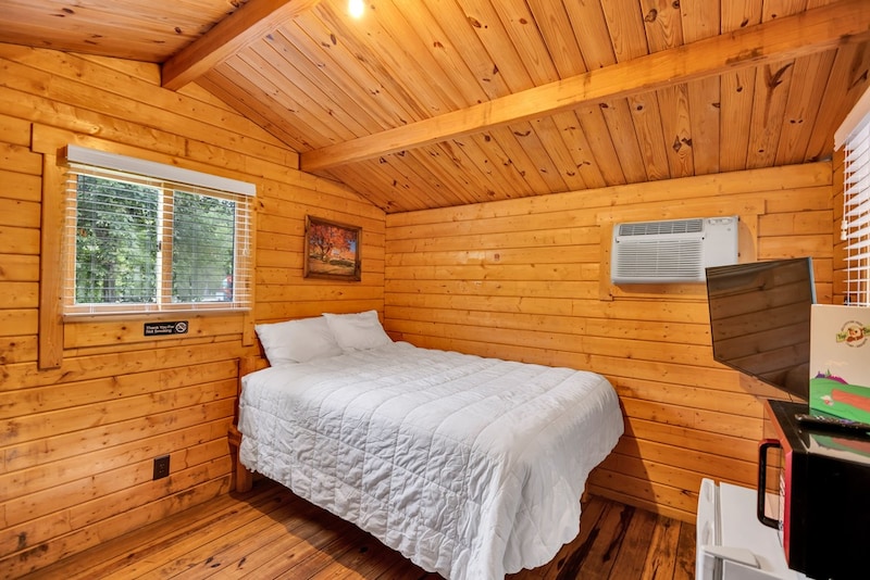 Ways to Stay | Cabins and RV sites | Jellystone Park™ Milton PA