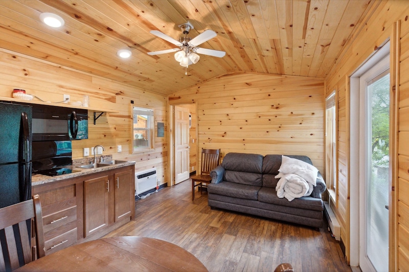 Jellystone Park™ Cleveland Sandusky Outdoor Family Glamping and Camping ...