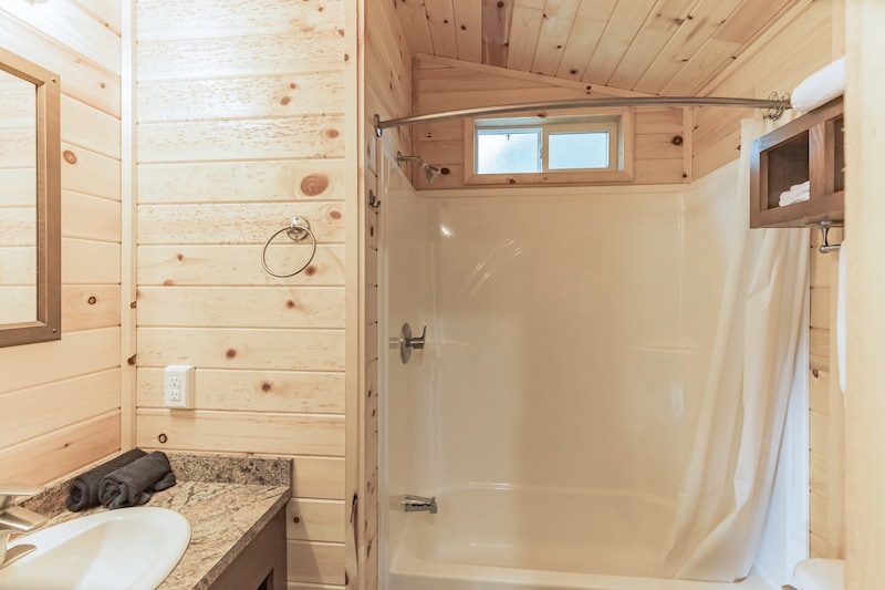 Jellystone Park™ Cleveland Sandusky Outdoor Family Glamping and Camping ...