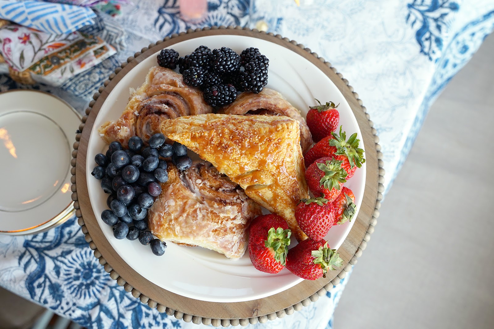 YOUR GUIDE TO A FALL BRUNCH TABLESCAPE