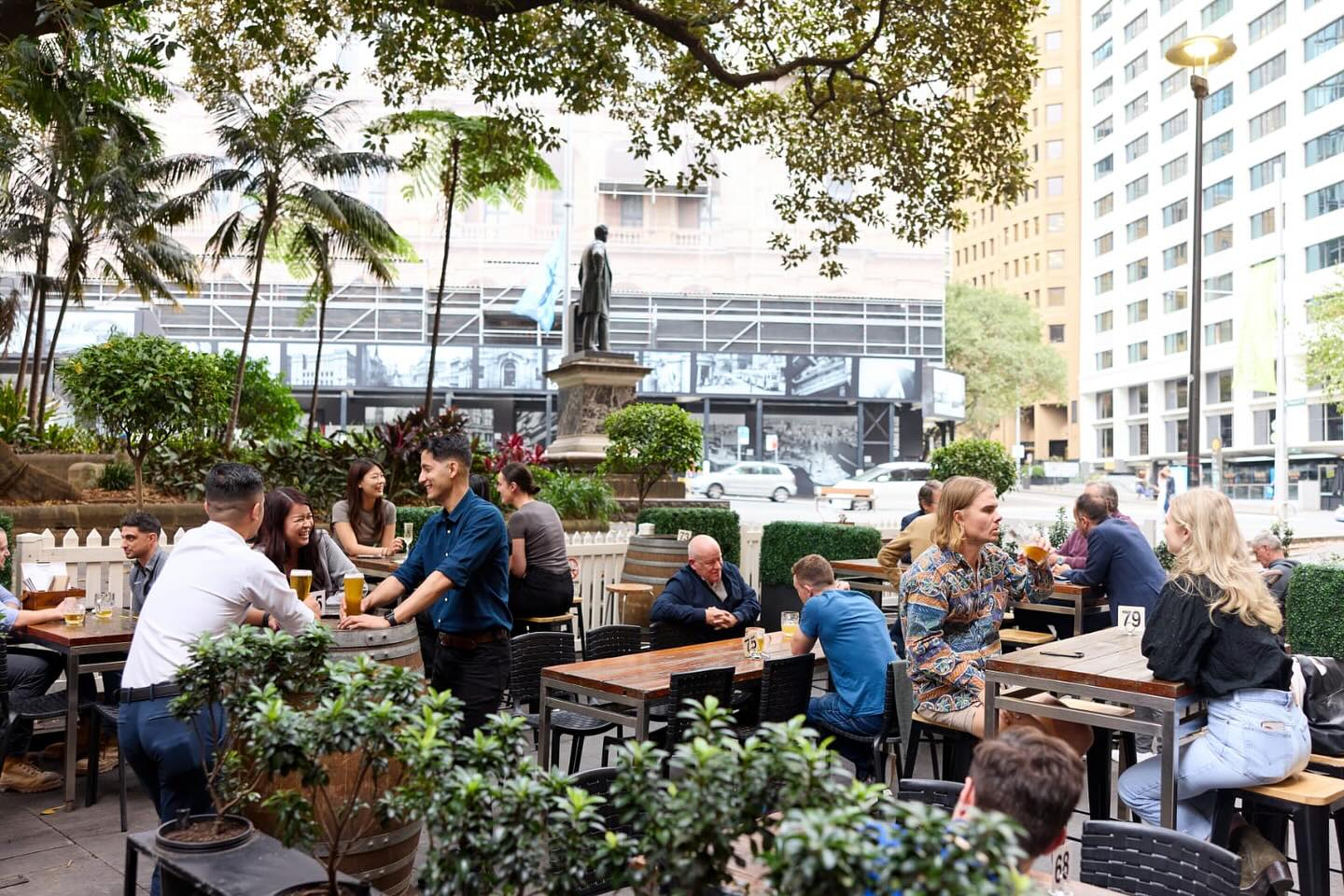 Beer Garden & Gastro-Pub | Customs House Bar