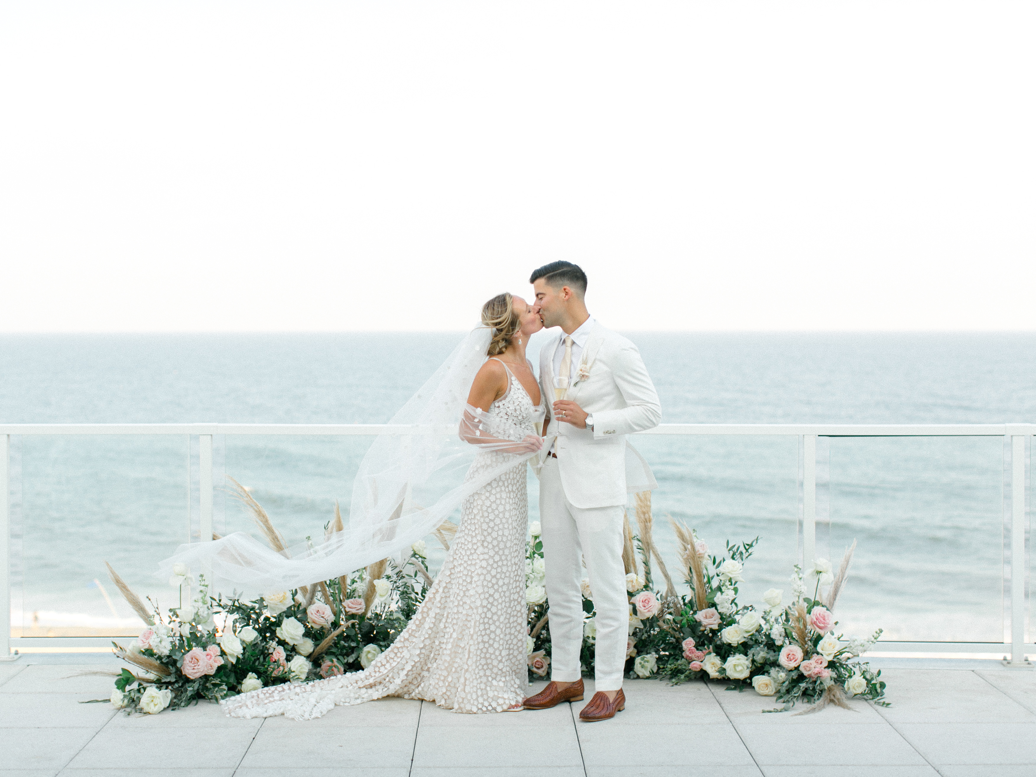 Wave resort long branch wedding | Beachweddingtips.com